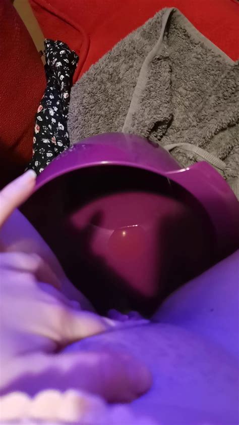 我在玩游戏时撒尿的方式 xHamster