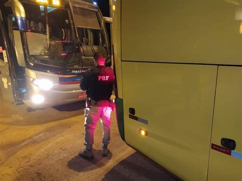 Homem mandado de prisão é abordado pela PRF viajando em ônibus Polícia Rodoviária Federal