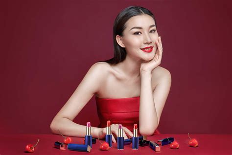 不知道怀孕了，还天天化妆，会畸形吗？要做流产吗？ 知乎