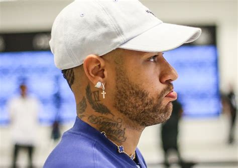 Neymar Foi Para Itaquera Mas Ficou No Banco De Reservas Durante Todo O Jogo Do Santos Diante Do