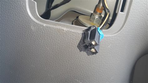 Установка доп прикуривателя в багажник — Suzuki SX4 (1G), 1,6 л, 2008 ...