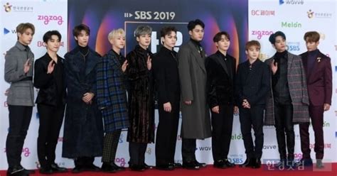 세븐틴 밀리언셀러 등극 헹가래 선주문량 106만 장 돌파