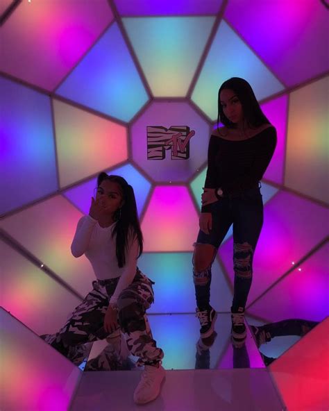 716k Likes 384 Comments Siangie Twins Siangietwins On Instagram