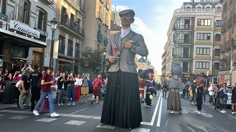 El Significado Oculto De Los Claveles De San Isidro En Las Chulapas