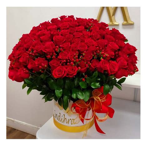 060 Beautiful Bouquet Of 100 Red Roses In A Personalized Vase Ramo