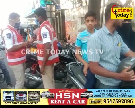 Traffic Police Bina Officer Ke Challan Karte Hoe Nazar Aaye Jab Ke Aisa