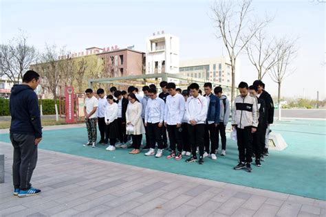学院开展“传承·清明祭英烈”主题教育活动 土木工程学院