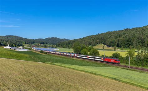 Re 460 Der SBB Zwischen Elgg Und Schottikon