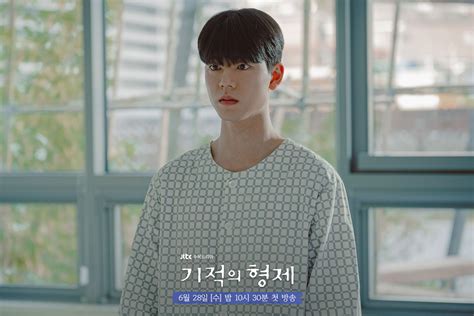 Jtbc Rilis Still Cut Dari Karakter Yang Diperankan Baek Hyun Sung Dalam