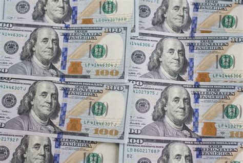 Pile De Fond Dargent Billet De Banque De 100 Billets Dun Dollar