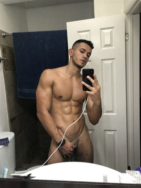 270622 Selfie Maxi69