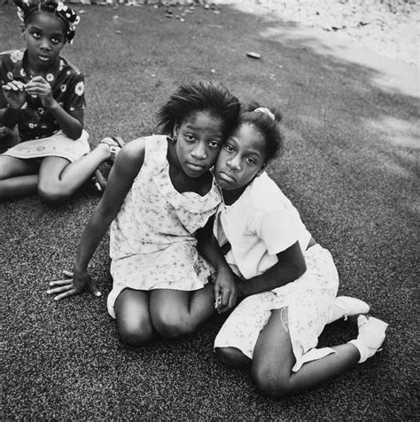 Exploring Mary Ellen Marks Photography Capturing The Marginalized