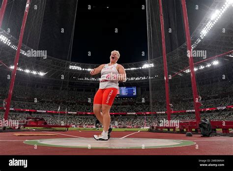 Anita Wlodarczyk Of Poland Celebrates In The Womens Hammer Throw Final At The 2020 Summer