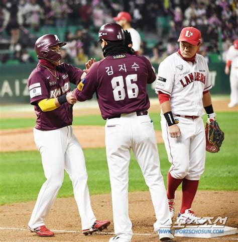 포토 김태진 13구 승부 끝 볼넷 네이트 스포츠