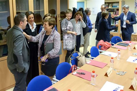 Torrelavega Cruce De Caminos Santander Luisa Real Presenta A La Mesa