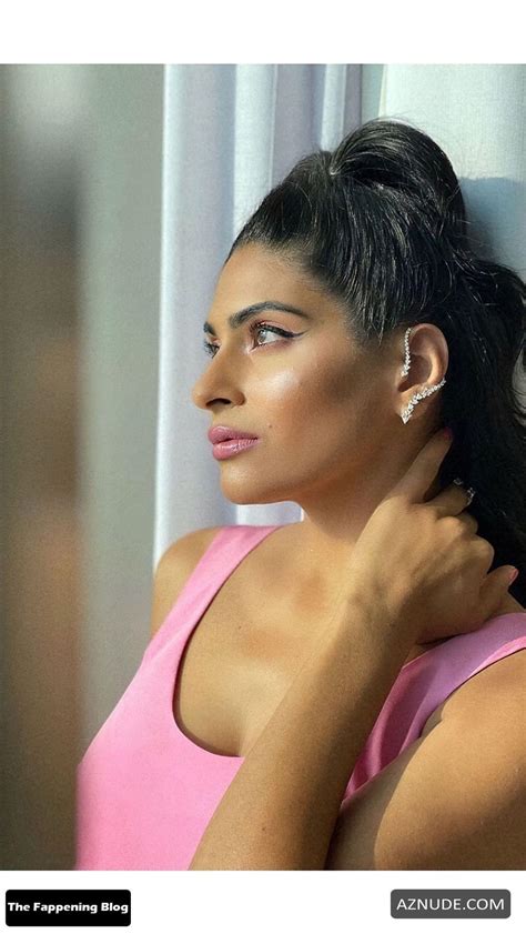 Farhana Bodi Sexy Photos Collection Aznude