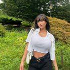 Busty MILF R Busty Hide