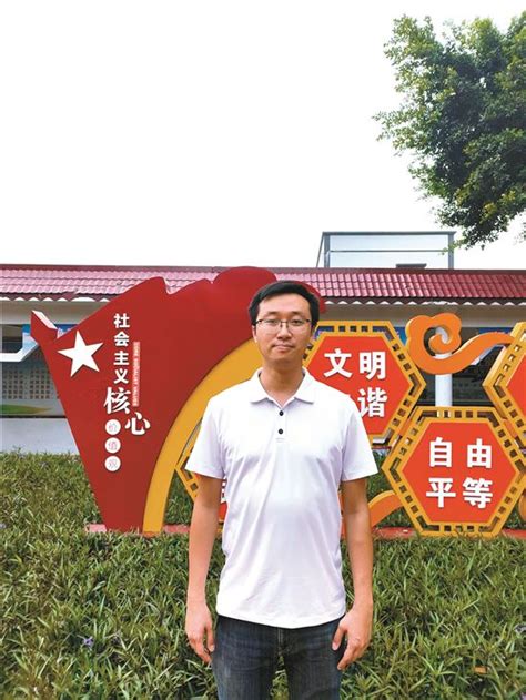 新快报 脚沾泥土 说话办事更加接地气了