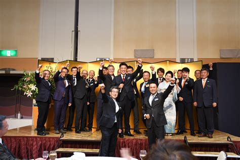 株式会社ムスビ経営 【偉人の名言・格言】 壁というのは、 できる人にしかやってこない。 超えられる可能性がある人にしかやってこない。 だ