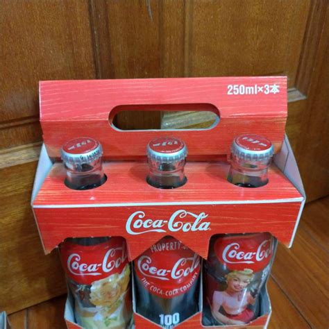 可口可樂 日本限量100周年 瑪麗蓮夢露 玻璃瓶 Coca Cola 收藏 書籍、休閒與玩具 收藏、紀念品 其他古董在旋轉拍賣