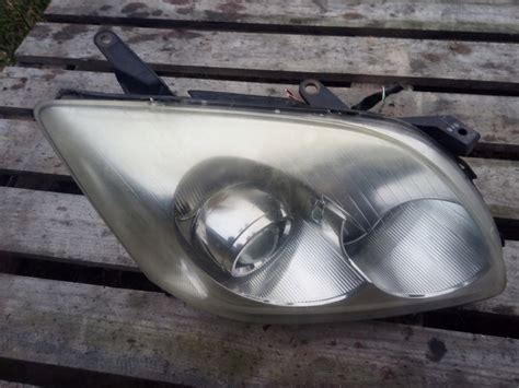 toyota avensis t25 03 06 lampa prawa przód europa xenon za 250 zł z