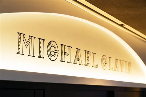 Michael Clavis 東京神奈川の飲食店設計施工のhacolabo（ハコラボ）（商業空間デザイン・舞台美術造形・ロゴイラストデザイン等）