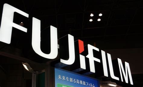 28 января Fujifilm представит новый беззеркальный фотоаппарат
