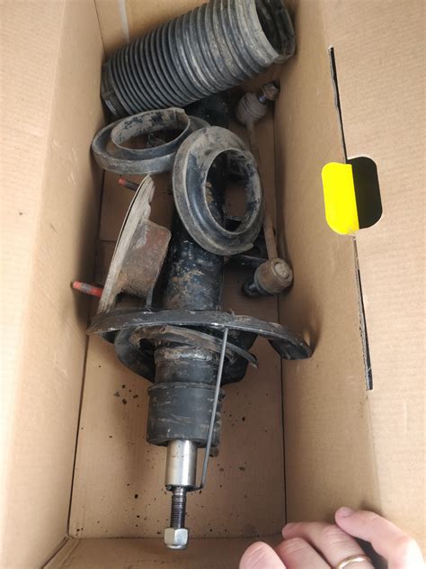 Замена задних амортизаторов — Land Rover Freelander 2 (L359), 2,2 л ...