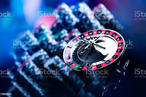 카지노의 개념입니다 포커 칩 룰렛 주사위 카드 다채로운 Bokeh 배경입니다 텍스트에 대 한 장소입니다 가능성에 대한 스톡 사진 및 기타 이미지 Istock