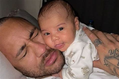 Mavie Filha De Neymar Aparece Com Camisa Do Palmeiras E Mãe Explica O