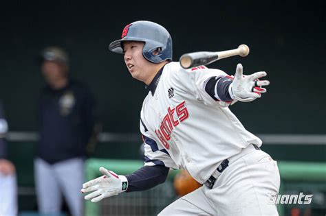 986일 만의 선발이었는데헛스윙 세 번은 할 수 있지만 롯데 1r 유망주 한 타석만에 교체된 이유 Md부산