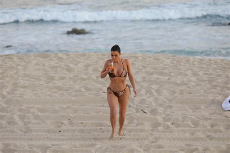 Kim Kardashian Sexy Bikini Set Bts 19 Photos The Fappening