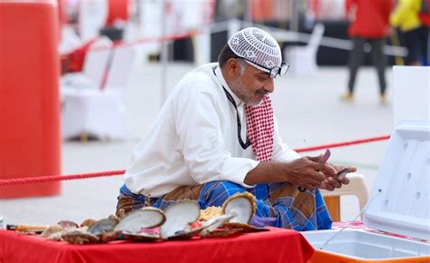 لجنة الموروث الشعبي تشارك في فعاليات اليوم الرياضي