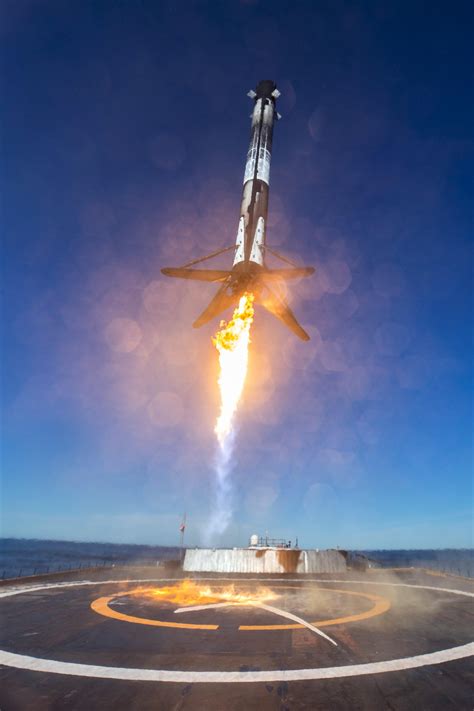 Spacex To Ring In Crew Dragon S Success With A Starlink Launch And Landing