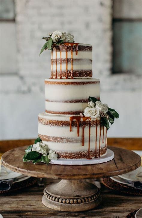 22 Naked Semi Naked Wedding Cakes for Stylish Celebrations 秋のウェディング