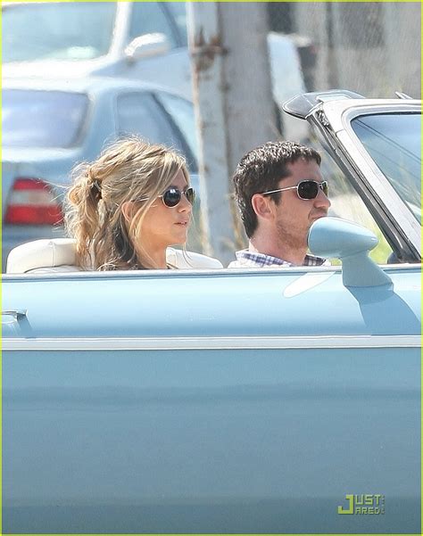Photo Jennifer Aniston Handcuffs Gerard Butler 07 Photo 2034601