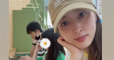 한혜진♥기성용 아침부터 딸과 도서관行 긴 방학 슬픈 엄마
