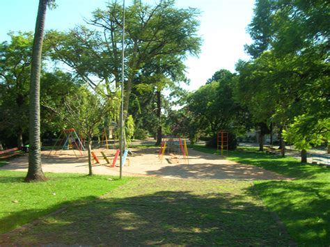Construção De Praça Nos Fundos Do Terreno Da Escola Júnior Brunelli