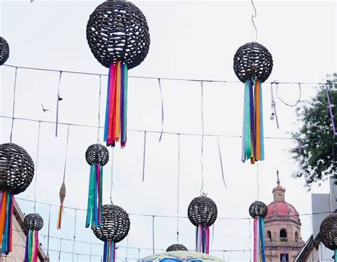 Morelia brilla con los Altares y adornos de Día de Muertos en plazas y jardines RED