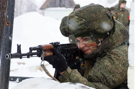 【画像多数】ロシア軍が選んだ「最も美しい女性」はこちら！ Momcom Media
