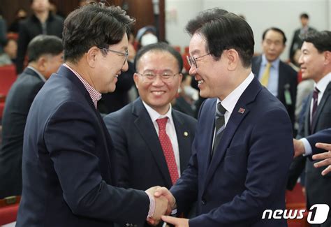 권성동 이재명 탄핵정국 수습 실마리 찾기…오늘 상견례