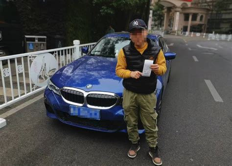 驾驶人：我报警，那个车挤我。南明交警：安排！
