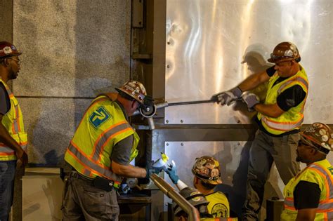 Two Nyc Tunnels To Partially Close For Tests On 20 Ton Flood Doors