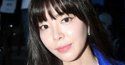 김규리 초근접 촬영도 문제없는 인형 미모