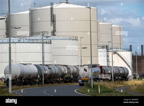 Europoort Pernis Port Of Rotterdam Tank Facilities Of Wilmar Edible