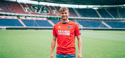 Hannover 96 Neuzugang Im Kurzporträt Fünf Fakten über Eric Uhlmann