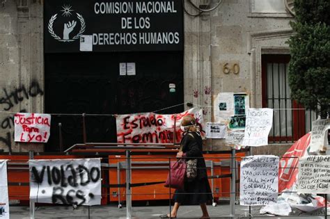 La Jornada Colectivos Feministas Toman Sede De Cndh En Demanda De