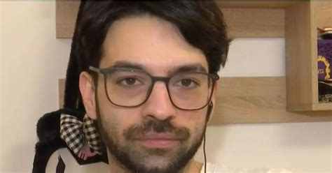 David Pușcaș Trăiește într O Garsonieră Minusculă Cum Arată Locuința De 16 Metri Pătrați • Buna