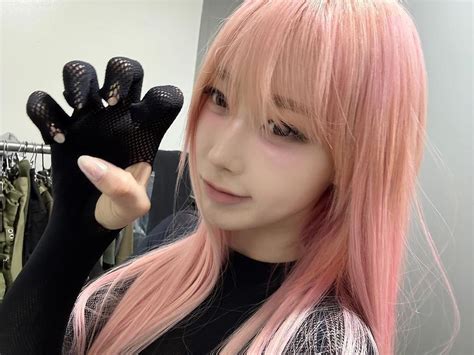 연예거중기 핑크로 염색하고 개큰붐업중인 에스파 지젤 Daum 카페