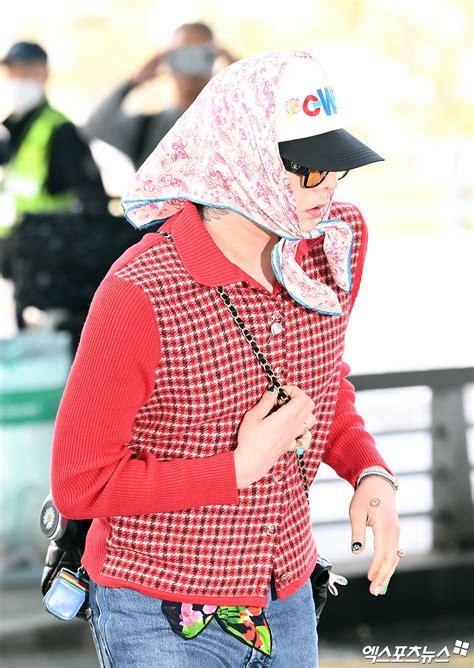 지드래곤 화려한 공항패션 뽐내며 출국[엑s Hd포토]